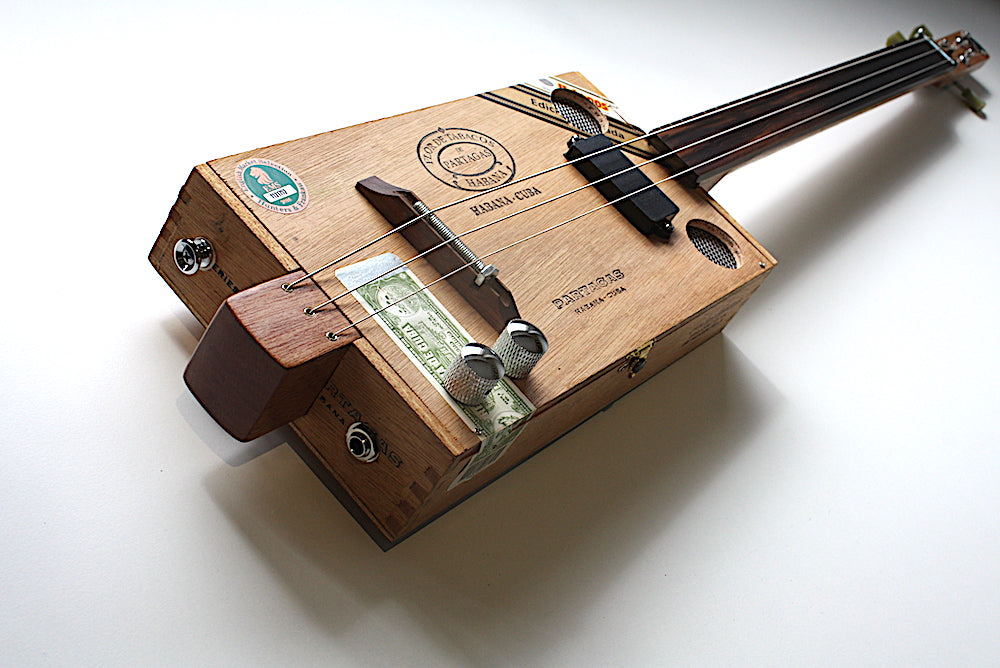 Chickenbone John, handmade - Cigar Box Guitars, 3 string. – Page 3 ...