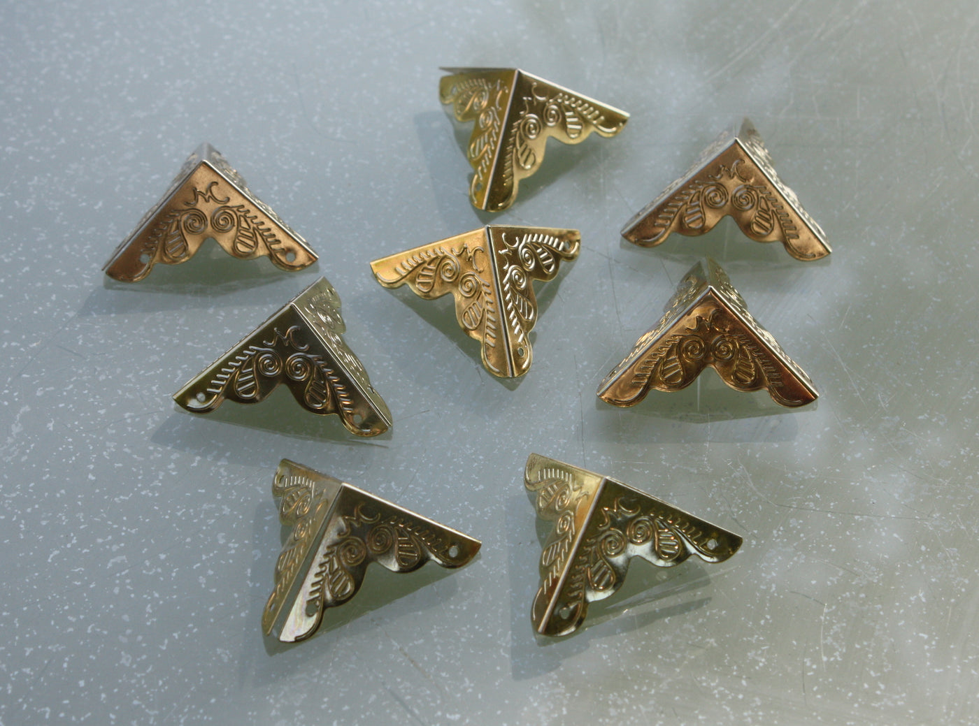 8 Gold corner protectors - Medium split, to complete your cigar box ...